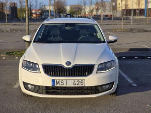 White Skoda Octavia 2014 in Klaipeda, with an engine capacity of 1.60 L and mileage of 390 thousand km for 4800 €, photo  on AUTOMOTO.COM.LV