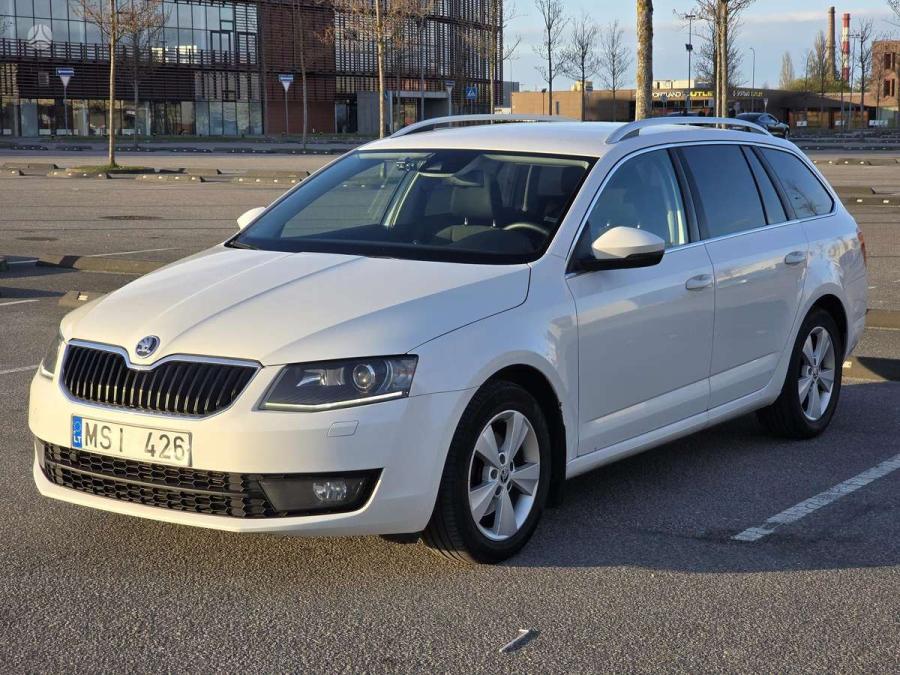White Skoda Octavia 2014 in Klaipeda, with an engine capacity of 1.60 L and mileage of 390 thousand km for 4800 €, photo 3 on AUTOMOTO.COM.LV