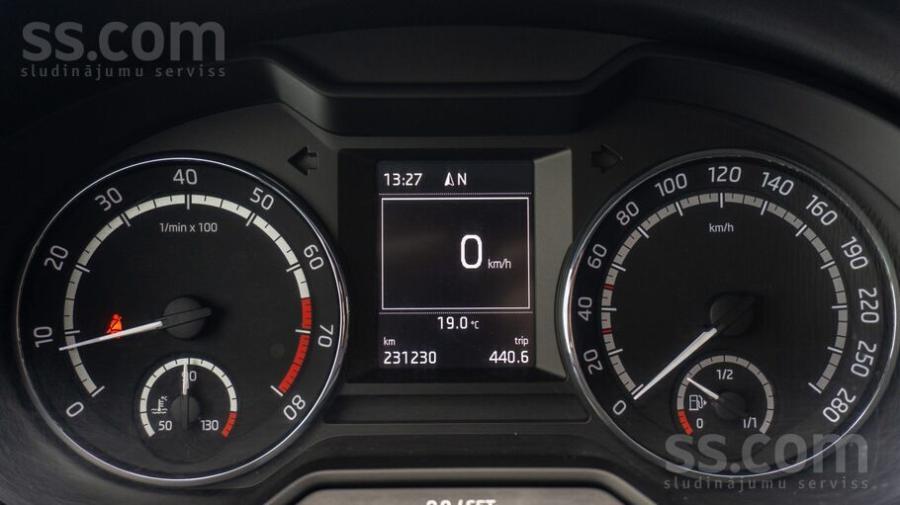 White Skoda Octavia 2014 in Riga, with an engine capacity of 2.00 L and mileage of 231 thousand km for 9190 €, photo 19 on AUTOMOTO.COM.LV