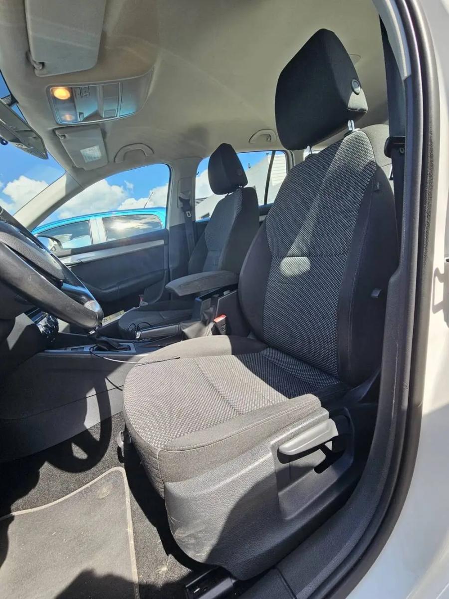 Balts Skoda Octavia 2014 Jūrmala, ar dzinēja tilpumu 1.60 L un nobraukumu 286 tūkst. km par 6850 €, foto 5 vietnē AUTOMOTO.COM.LV