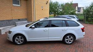 White Skoda Octavia 2014 in Vilnius, with an engine capacity of 1.60 L and mileage of 388 thousand km for 4200 €, photo 11 on AUTOMOTO.COM.LV