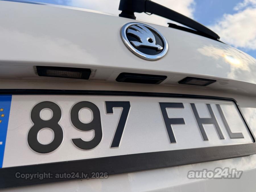 White Skoda Octavia 2014 in Tallinn, with an engine capacity of 1.60 L and mileage of 227 thousand km for 7000 €, photo 7 on AUTOMOTO.COM.LV