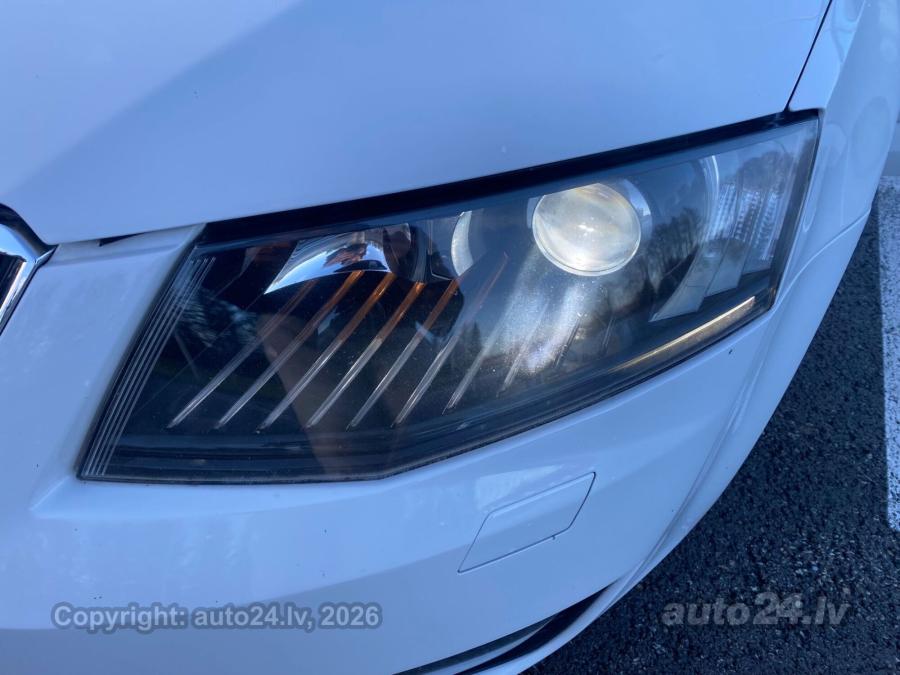 White Skoda Octavia 2014 in Tallinn, with an engine capacity of 1.60 L and mileage of 227 thousand km for 7000 €, photo 8 on AUTOMOTO.COM.LV