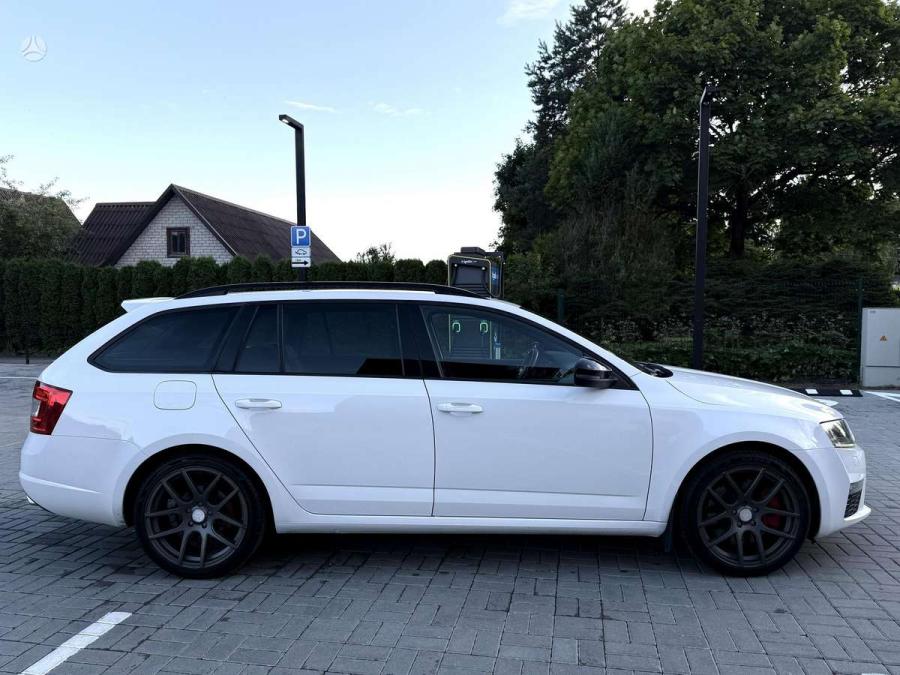 White Skoda Octavia 2014 in Kaisiadorys, with an engine capacity of 1.97 L and mileage of 303 thousand km for 7250 €, photo 9 on AUTOMOTO.COM.LV
