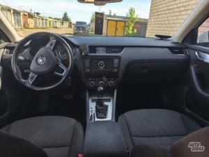 White Skoda Octavia 2014 in Jurbarkas, with an engine capacity of 2.00 L and mileage of 250 thousand km for 5800 €, photo 16 on AUTOMOTO.COM.LV
