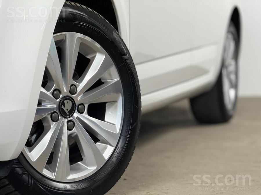 White Skoda Octavia 2014 in Jurmala, with an engine capacity of 1.60 L and mileage of 287 thousand km for 6850 €, photo 3 on AUTOMOTO.COM.LV