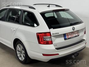 White Skoda Octavia 2014 in Jurmala, with an engine capacity of 1.60 L and mileage of 287 thousand km for 6850 €, photo 9 on AUTOMOTO.COM.LV