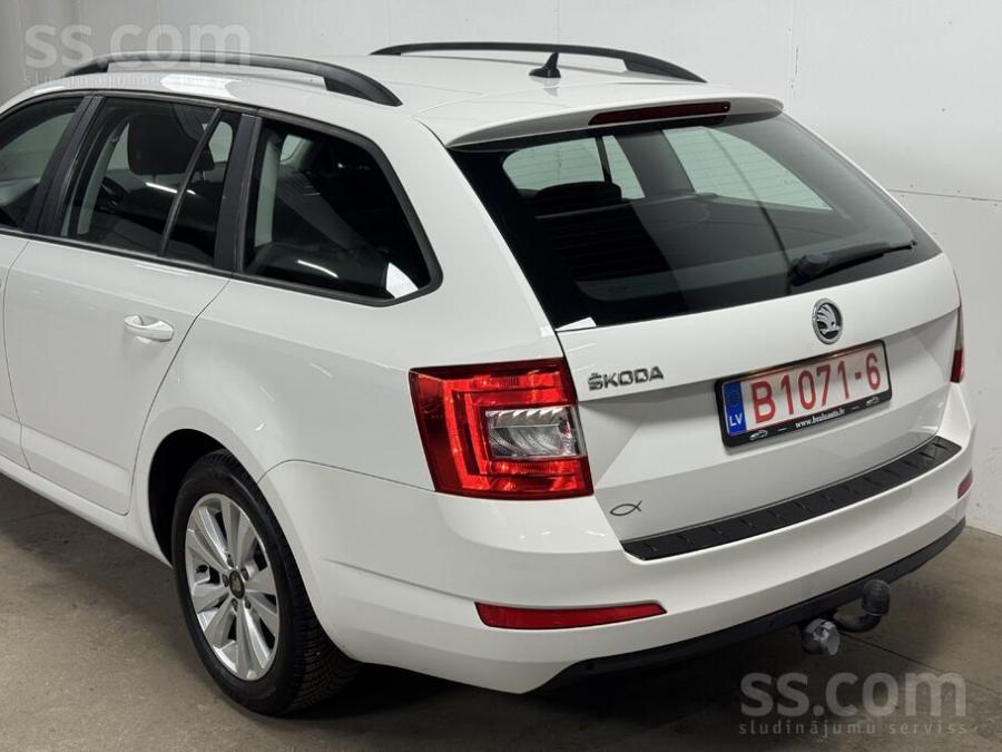 White Skoda Octavia 2014 in Jurmala, with an engine capacity of 1.60 L and mileage of 287 thousand km for 6850 €, photo 9 on AUTOMOTO.COM.LV