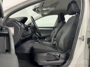 White Skoda Octavia 2014 in Jurmala, with an engine capacity of 1.60 L and mileage of 287 thousand km for 6850 €, photo 17 on AUTOMOTO.COM.LV