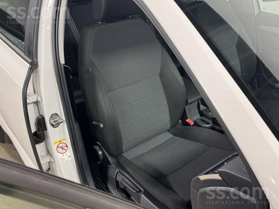 White Skoda Octavia 2014 in Jurmala, with an engine capacity of 1.60 L and mileage of 287 thousand km for 6850 €, photo 20 on AUTOMOTO.COM.LV