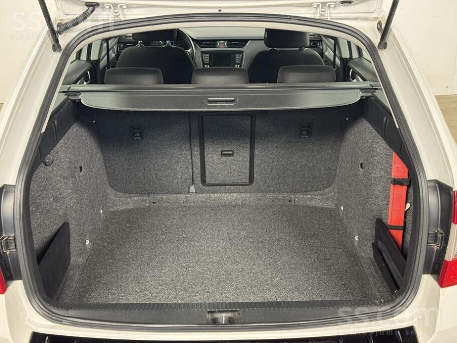 White Skoda Octavia 2014 in Jurmala, with an engine capacity of 1.60 L and mileage of 287 thousand km for 6850 €, photo 29 on AUTOMOTO.COM.LV