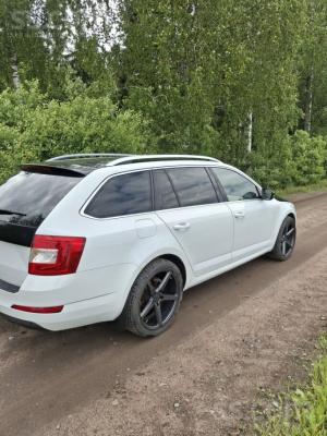 Balts Skoda Octavia 2015 Valka, ar dzinēja tilpumu 2.00 L un nobraukumu 382 tūkst. km par 5990 €, foto 4 vietnē AUTOMOTO.COM.LV