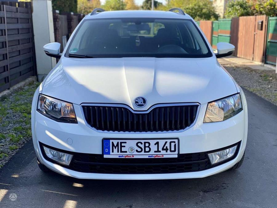 White Skoda Octavia 2015 in Vilnius, with an engine capacity of 1.97 L and mileage of 327 thousand km for 7999 €, photo 3 on AUTOMOTO.COM.LV