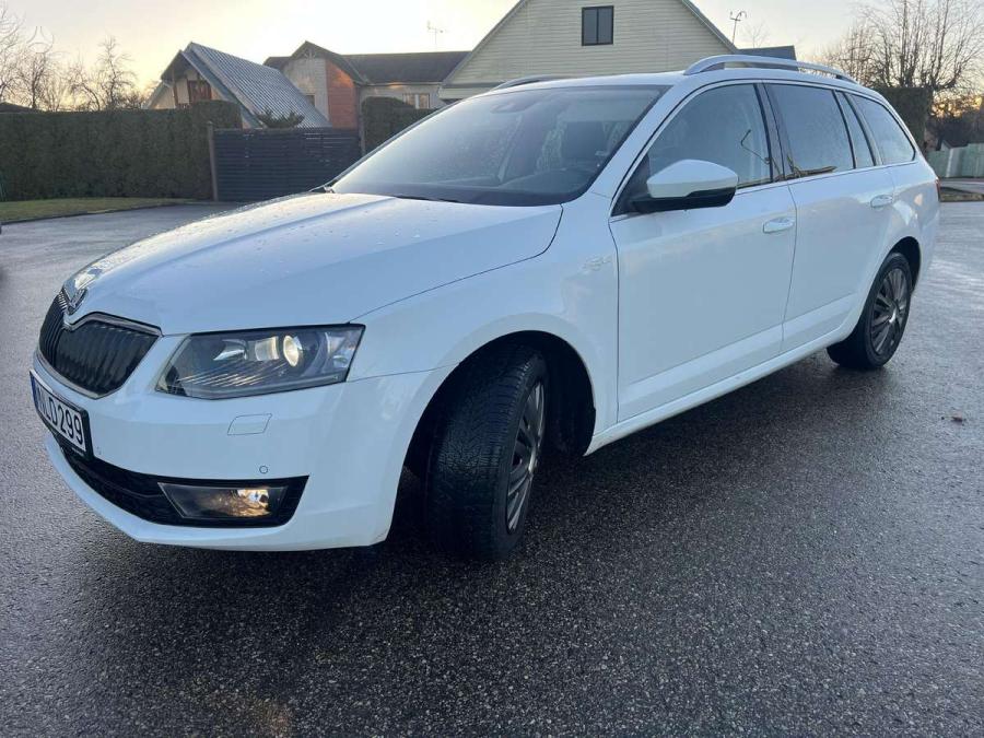 White Skoda Octavia 2015 in Vilnius, with an engine capacity of 1.97 L and mileage of 251 thousand km for 8250 €, photo 2 on AUTOMOTO.COM.LV