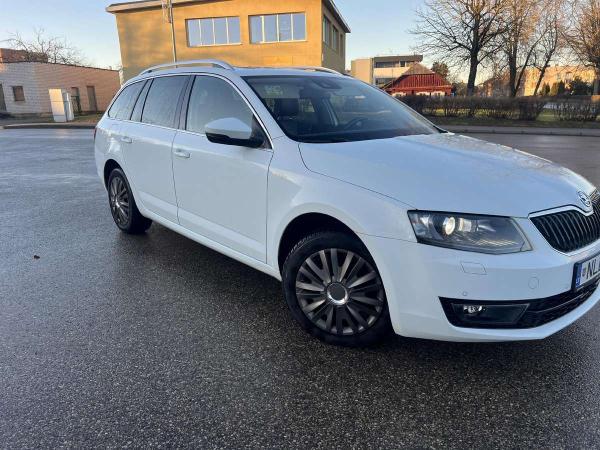 White Skoda Octavia 2015 in Vilnius, with an engine capacity of 1.97 L and mileage of 251 thousand km for 8250 €, photo 5 on AUTOMOTO.COM.LV