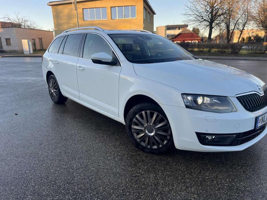 White Skoda Octavia 2015 in Vilnius, with an engine capacity of 1.97 L and mileage of 251 thousand km for 8250 €, photo 5 on AUTOMOTO.COM.LV