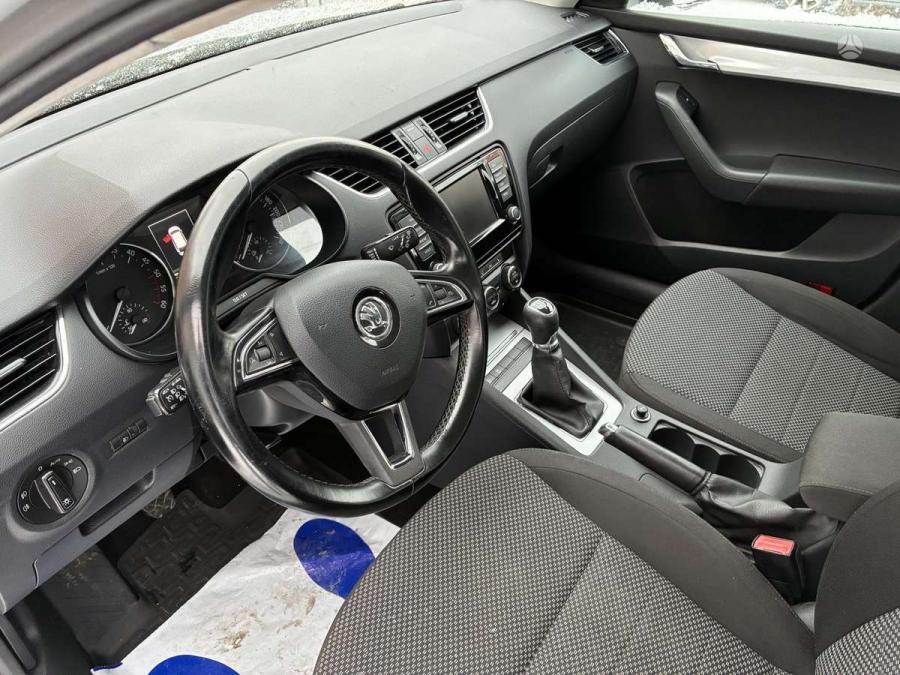 Balts Skoda Octavia 2015 Šauļi, ar dzinēja tilpumu 1.60 L un nobraukumu 339 tūkst. km par 5450 €, foto 9 vietnē AUTOMOTO.COM.LV