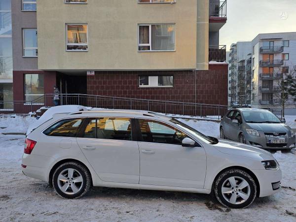 White Skoda Octavia 2015 in Vilnius, with an engine capacity of 1.97 L and mileage of 269 thousand km for 5200 €, photo 6 on AUTOMOTO.COM.LV