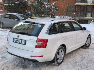 White Skoda Octavia 2015 in Vilnius, with an engine capacity of 1.97 L and mileage of 269 thousand km for 5200 €, photo 3 on AUTOMOTO.COM.LV