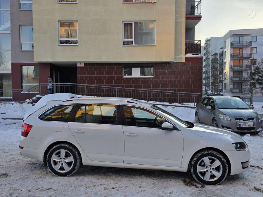 White Skoda Octavia 2015 in Vilnius, with an engine capacity of 1.97 L and mileage of 269 thousand km for 5200 €, photo 6 on AUTOMOTO.COM.LV