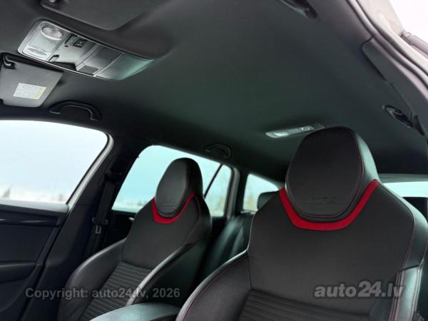 White Skoda Octavia 2015 in Tartu, with an engine capacity of 2.00 L and mileage of 290 thousand km for 8200 €, photo 11 on AUTOMOTO.COM.LV