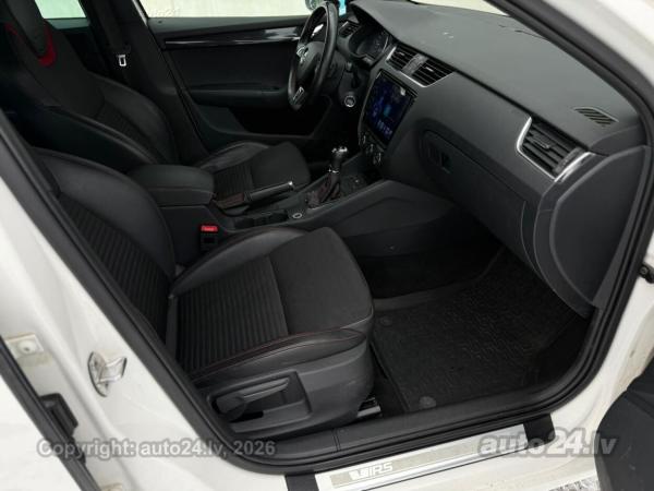 White Skoda Octavia 2015 in Tallinn, with an engine capacity of 2.00 L and mileage of 289 thousand km for 9799 €, photo 11 on AUTOMOTO.COM.LV