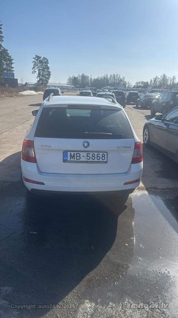 Balts Skoda Octavia 2015 Rīga, ar dzinēja tilpumu 1.60 L un nobraukumu 305 tūkst. km par 4500 €, foto 3 vietnē AUTOMOTO.COM.LV