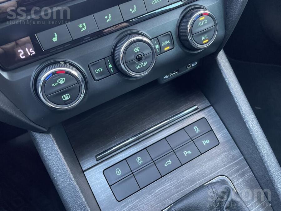 White Skoda Octavia 2015 in Riga, with an engine capacity of 2.00 L and mileage of 257 thousand km for 9990 €, photo 27 on AUTOMOTO.COM.LV