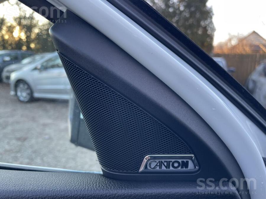 White Skoda Octavia 2015 in Riga, with an engine capacity of 2.00 L and mileage of 257 thousand km for 9990 €, photo 28 on AUTOMOTO.COM.LV