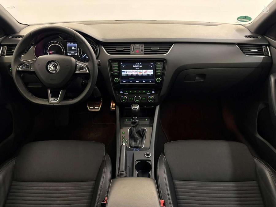 White Skoda Octavia 2015 in Marijampole, with an engine capacity of 1.97 L and mileage of 298 thousand km for 9450 €, photo 5 on AUTOMOTO.COM.LV