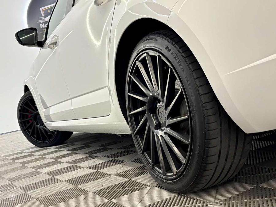 White Skoda Octavia 2015 in Marijampole, with an engine capacity of 1.97 L and mileage of 298 thousand km for 9450 €, photo 27 on AUTOMOTO.COM.LV