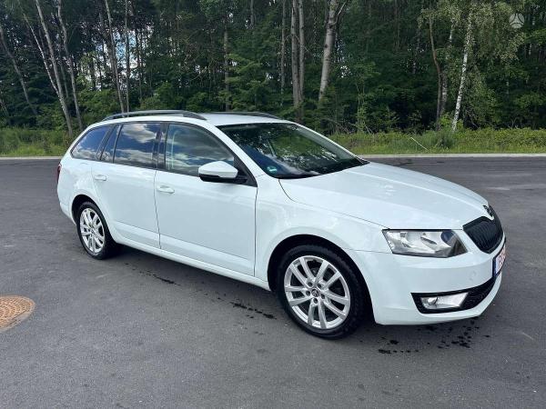 White Skoda Octavia 2015 in Kaunas, with an engine capacity of 1.60 L and mileage of 279 thousand km for 6200 €, photo 1 on AUTOMOTO.COM.LV