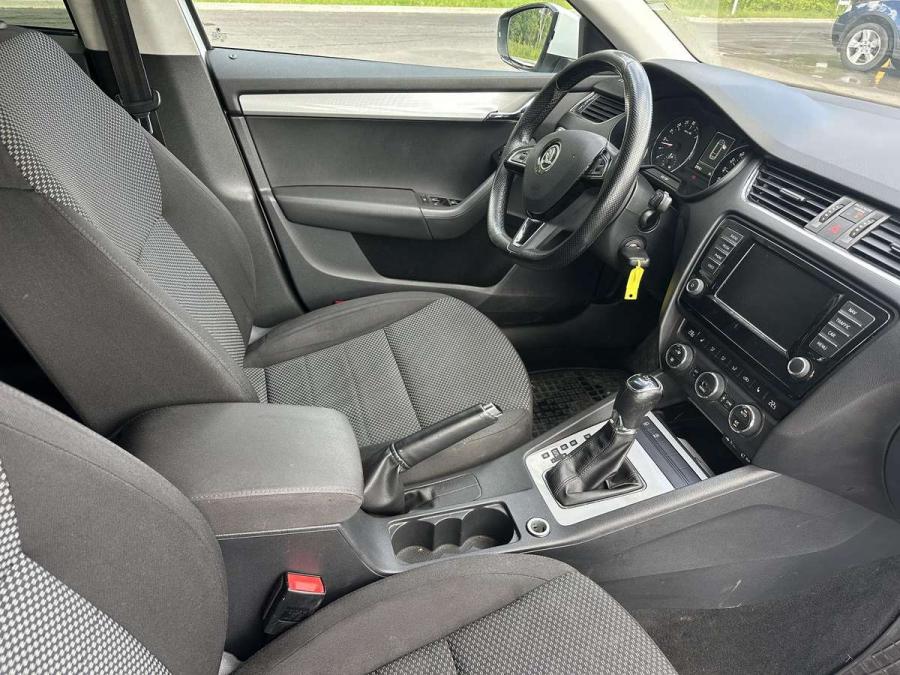 Balts Skoda Octavia 2015 Kauņa, ar dzinēja tilpumu 1.60 L un nobraukumu 279 tūkst. km par 6200 €, foto 7 vietnē AUTOMOTO.COM.LV