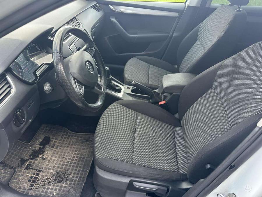 Balts Skoda Octavia 2015 Kauņa, ar dzinēja tilpumu 1.60 L un nobraukumu 279 tūkst. km par 6200 €, foto 10 vietnē AUTOMOTO.COM.LV