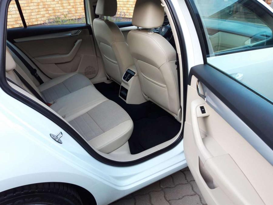 Balts Skoda Octavia 2015 Šauļi, ar dzinēja tilpumu 1.97 L un nobraukumu 194 tūkst. km par 7900 €, foto 10 vietnē AUTOMOTO.COM.LV