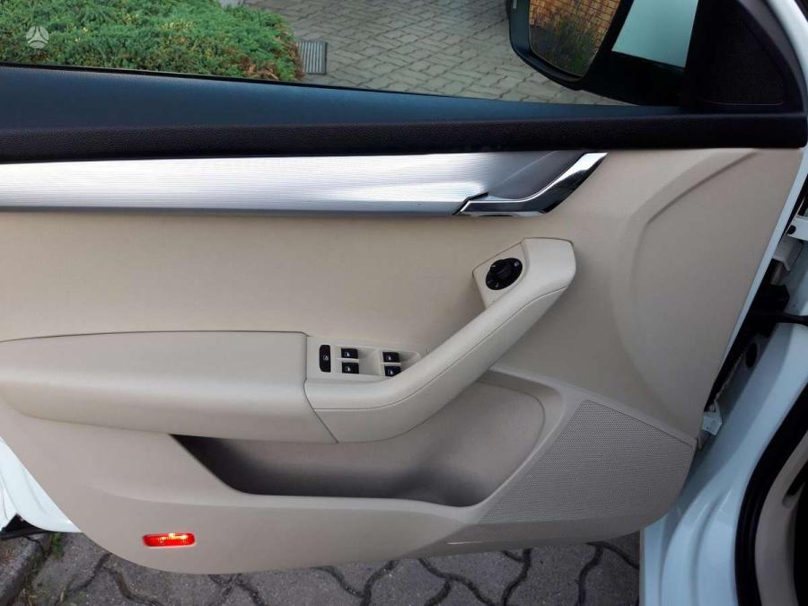 Balts Skoda Octavia 2015 Šauļi, ar dzinēja tilpumu 1.97 L un nobraukumu 194 tūkst. km par 7900 €, foto 12 vietnē AUTOMOTO.COM.LV
