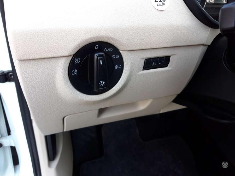 Balts Skoda Octavia 2015 Šauļi, ar dzinēja tilpumu 1.97 L un nobraukumu 194 tūkst. km par 7900 €, foto 13 vietnē AUTOMOTO.COM.LV