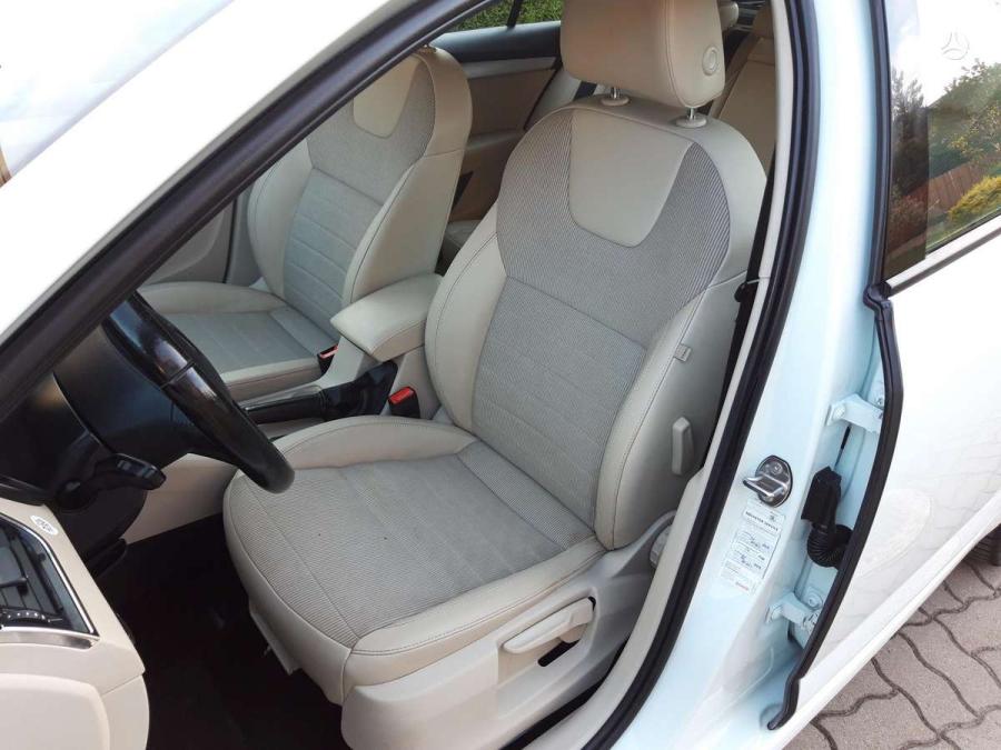 Balts Skoda Octavia 2015 Šauļi, ar dzinēja tilpumu 1.97 L un nobraukumu 194 tūkst. km par 7900 €, foto 15 vietnē AUTOMOTO.COM.LV