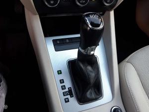 Balts Skoda Octavia 2015 Šauļi, ar dzinēja tilpumu 1.97 L un nobraukumu 194 tūkst. km par 7900 €, foto 20 vietnē AUTOMOTO.COM.LV