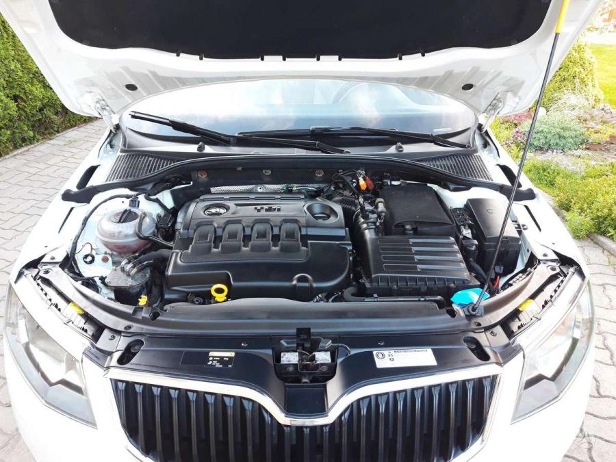 Balts Skoda Octavia 2015 Šauļi, ar dzinēja tilpumu 1.97 L un nobraukumu 194 tūkst. km par 7900 €, foto 25 vietnē AUTOMOTO.COM.LV