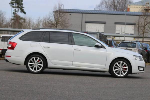 White Skoda Octavia 2015 in Riga, with an engine capacity of 1.40 L and mileage of 261 thousand km for 5790 €, photo 6 on AUTOMOTO.COM.LV