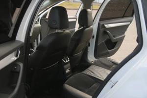 White Skoda Octavia 2015 in Riga, with an engine capacity of 1.40 L and mileage of 261 thousand km for 5790 €, photo 16 on AUTOMOTO.COM.LV