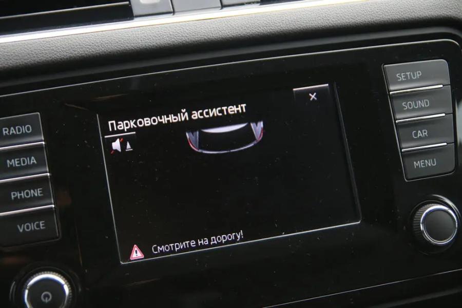 White Skoda Octavia 2015 in Riga, with an engine capacity of 1.40 L and mileage of 261 thousand km for 5790 €, photo 23 on AUTOMOTO.COM.LV