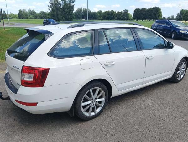 White Skoda Octavia 2015 in Marijampole, with an engine capacity of 1.60 L and mileage of 225 thousand km for 3800 €, photo 5 on AUTOMOTO.COM.LV