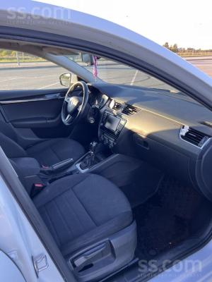 Balts Skoda Octavia 2015 Rīga, ar dzinēja tilpumu 2.00 L un nobraukumu 210 tūkst. km par 8250 €, foto 14 vietnē AUTOMOTO.COM.LV