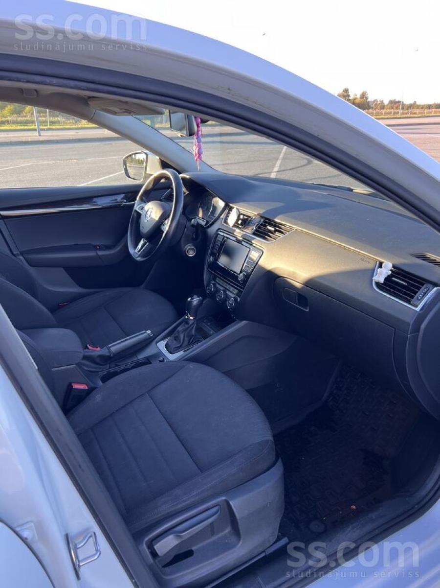 Balts Skoda Octavia 2015 Rīga, ar dzinēja tilpumu 2.00 L un nobraukumu 210 tūkst. km par 8250 €, foto 14 vietnē AUTOMOTO.COM.LV