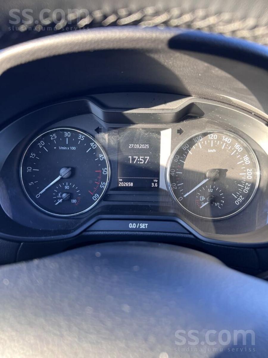 Balts Skoda Octavia 2015 Rīga, ar dzinēja tilpumu 2.00 L un nobraukumu 210 tūkst. km par 8250 €, foto 16 vietnē AUTOMOTO.COM.LV