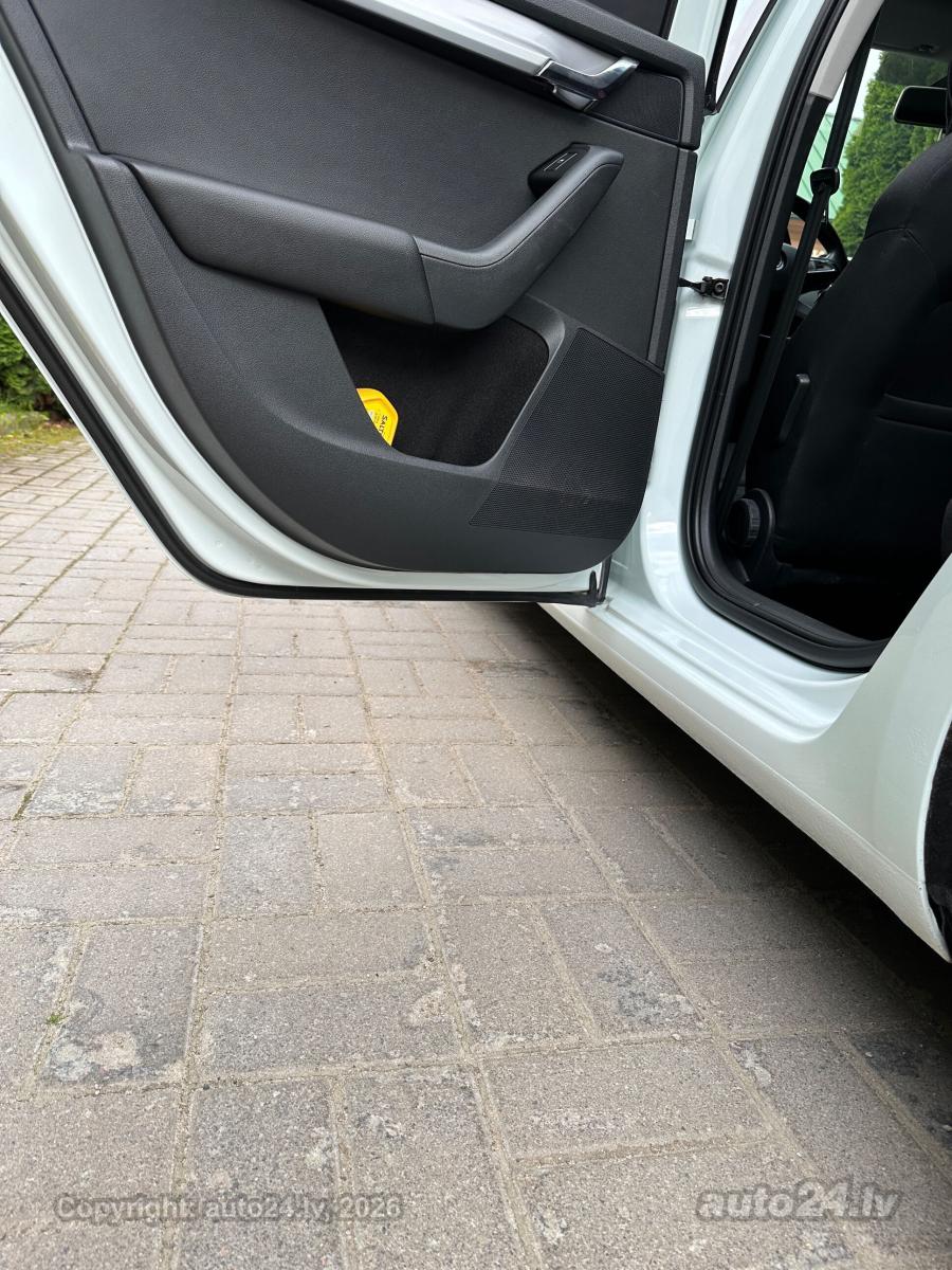 Balts Skoda Octavia 2015 Tallina, ar dzinēja tilpumu 1.40 L un nobraukumu 193 tūkst. km par 8500 €, foto 9 vietnē AUTOMOTO.COM.LV