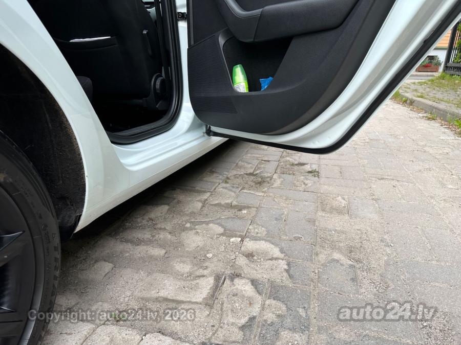 Balts Skoda Octavia 2015 Tallina, ar dzinēja tilpumu 1.40 L un nobraukumu 193 tūkst. km par 8500 €, foto 11 vietnē AUTOMOTO.COM.LV