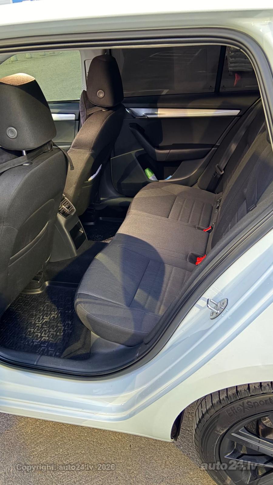 Balts Skoda Octavia 2015 Tallina, ar dzinēja tilpumu 1.40 L un nobraukumu 193 tūkst. km par 8500 €, foto 17 vietnē AUTOMOTO.COM.LV